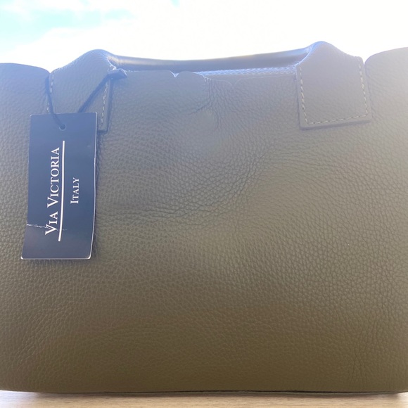 Via Victoria | Bags | Via Victoria Handbag | Poshmark